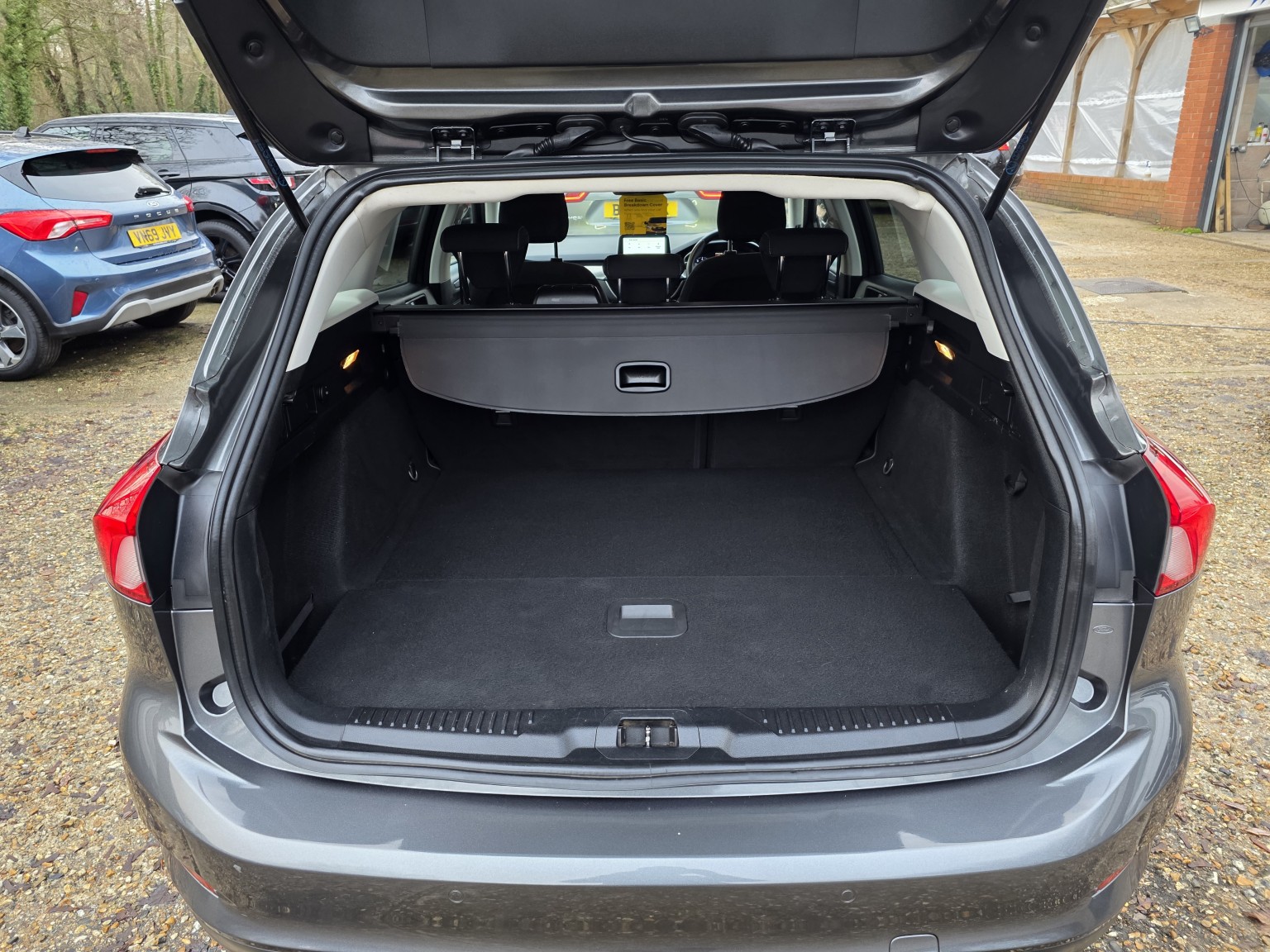 Used FORD FOCUS 2018 Grey for sale - £8995 in Southampton, Hampshire ...